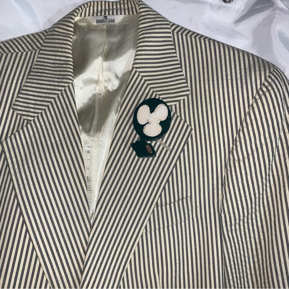 Prada | Jewelry | Prada Italian Resin Leather Pin Back Brooch Stylized ...